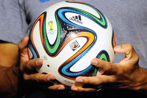 Fußball: WM-Ball "Brazuca" in Rio vorgestellt - sport.ORF.at